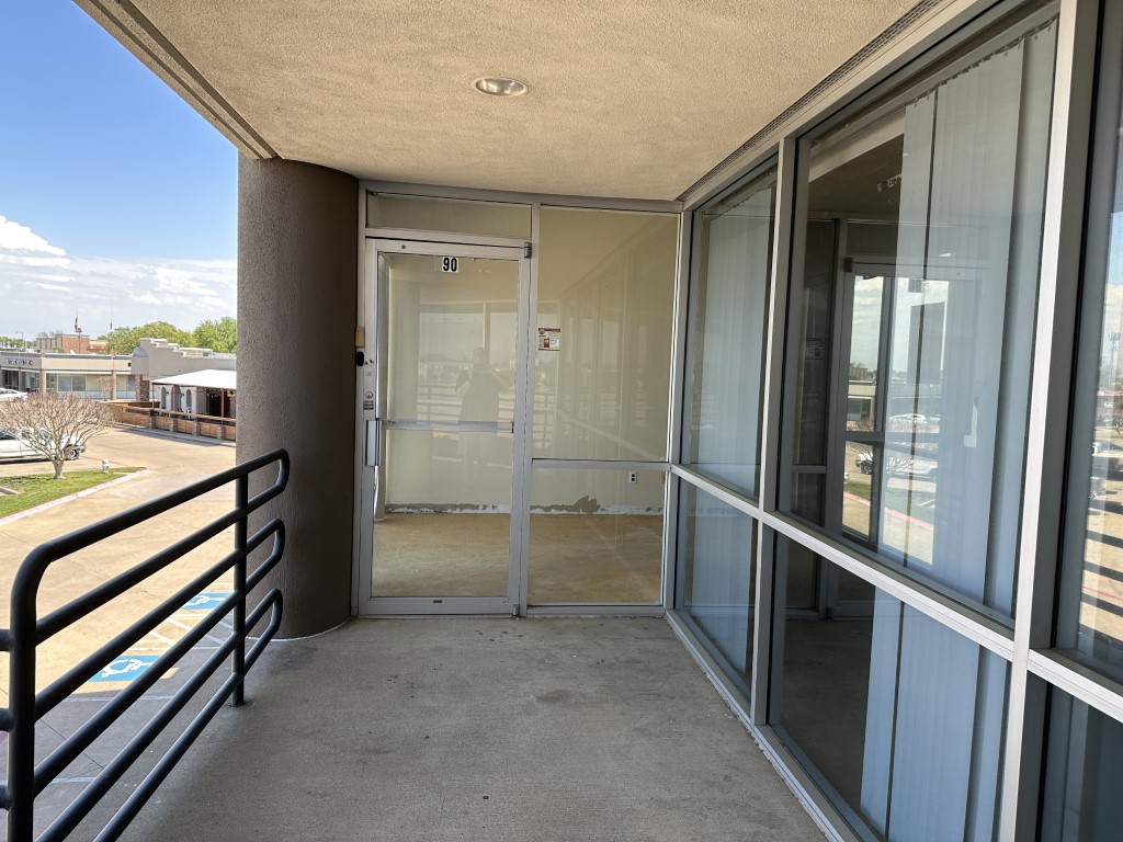 Bellaire Plaza #B290 - TY Commercial Group, Inc.